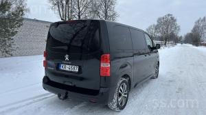 Black Peugeot Traveller 2017 in Riga, with an engine capacity of 2.00 L and mileage of 0 thousand km for 14900 €, photo 12 on AUTOMOTO.COM.LV