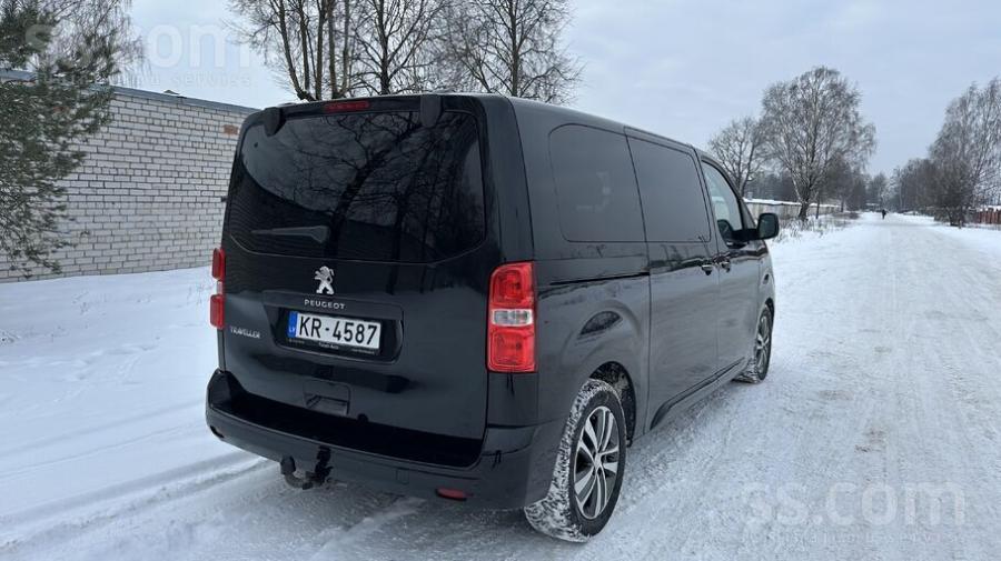 Black Peugeot Traveller 2017 in Riga, with an engine capacity of 2.00 L and mileage of 0 thousand km for 14900 €, photo 12 on AUTOMOTO.COM.LV