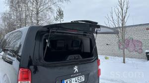 Black Peugeot Traveller 2017 in Riga, with an engine capacity of 2.00 L and mileage of 0 thousand km for 14900 €, photo 13 on AUTOMOTO.COM.LV