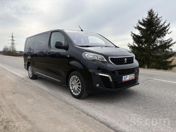 Black Peugeot Traveller 2017 in Riga, with an engine capacity of 2.00 L and mileage of 268 thousand km for 22550 €, photo 4 on AUTOMOTO.COM.LV