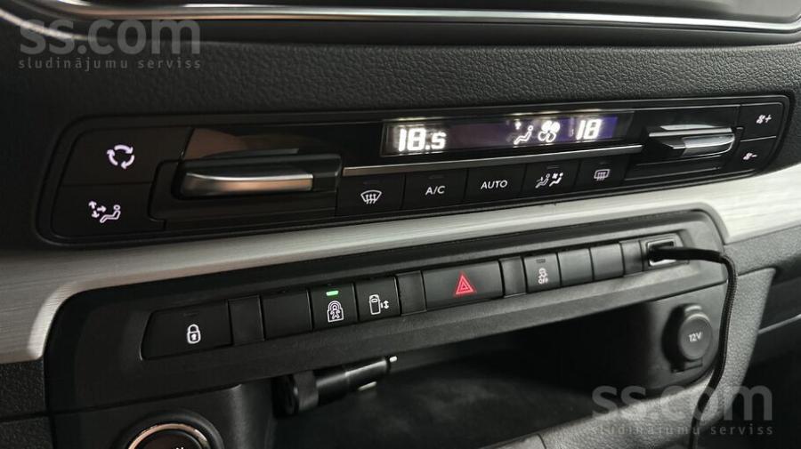 Melns Peugeot Traveller 2017 Rīga, ar dzinēja tilpumu 2.00 L un nobraukumu 0 tūkst. km par 12900 €, foto 26 vietnē AUTOMOTO.COM.LV