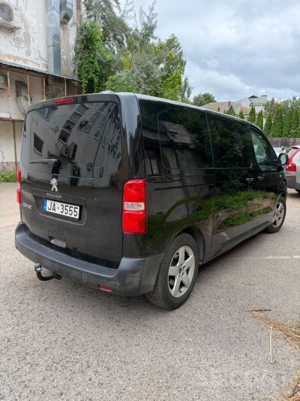 Melns Peugeot Traveller 2018 Daugavpils, ar dzinēja tilpumu 1.60 L un nobraukumu 153 tūkst. km par 14300 €, foto 4 vietnē AUTOMOTO.COM.LV