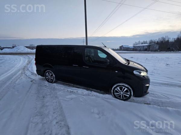 Black Peugeot Traveller 2019 in Riga, with an engine capacity of 2.00 L and mileage of 199 thousand km for 25000 €, photo 2 on AUTOMOTO.COM.LV