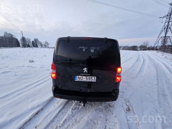 Black Peugeot Traveller 2019 in Riga, with an engine capacity of 2.00 L and mileage of 199 thousand km for 25000 €, photo 3 on AUTOMOTO.COM.LV