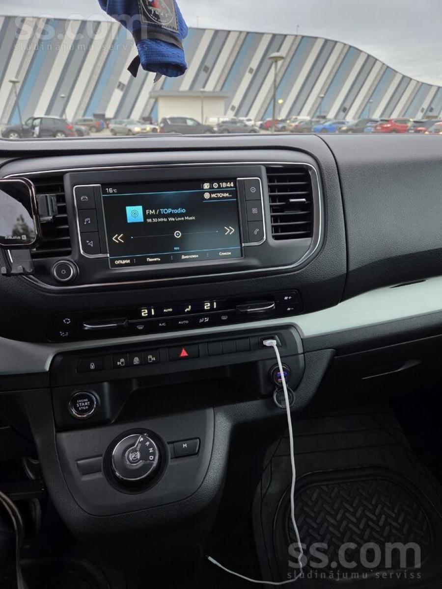 Melns Peugeot Traveller 2019 Rīga, ar dzinēja tilpumu 2.00 L un nobraukumu 196 tūkst. km par 21000 €, foto 19 vietnē AUTOMOTO.COM.LV