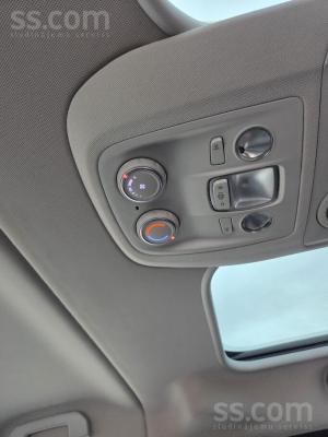 Melns Peugeot Traveller 2019 Rīga, ar dzinēja tilpumu 2.00 L un nobraukumu 196 tūkst. km par 21000 €, foto 21 vietnē AUTOMOTO.COM.LV