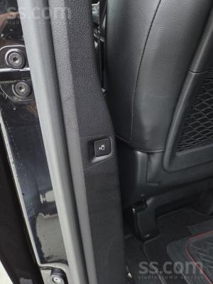 Melns Peugeot Traveller 2019 Rīga, ar dzinēja tilpumu 2.00 L un nobraukumu 196 tūkst. km par 21000 €, foto 24 vietnē AUTOMOTO.COM.LV