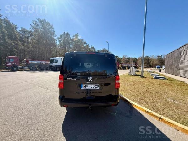 Black Peugeot Traveller 2021 in Riga, with an engine capacity of 2.00 L and mileage of 134 thousand km for 25900 €, photo 8 on AUTOMOTO.COM.LV
