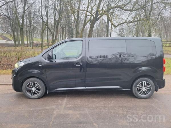 Black Peugeot Traveller 2017 in Riga, with an engine capacity of 2.00 L and mileage of 311 thousand km for 18000 €, photo 3 on AUTOMOTO.COM.LV