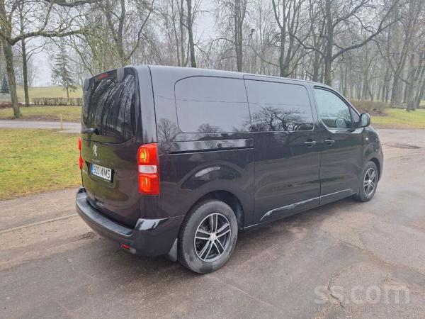 Black Peugeot Traveller 2017 in Riga, with an engine capacity of 2.00 L and mileage of 311 thousand km for 18000 €, photo 6 on AUTOMOTO.COM.LV