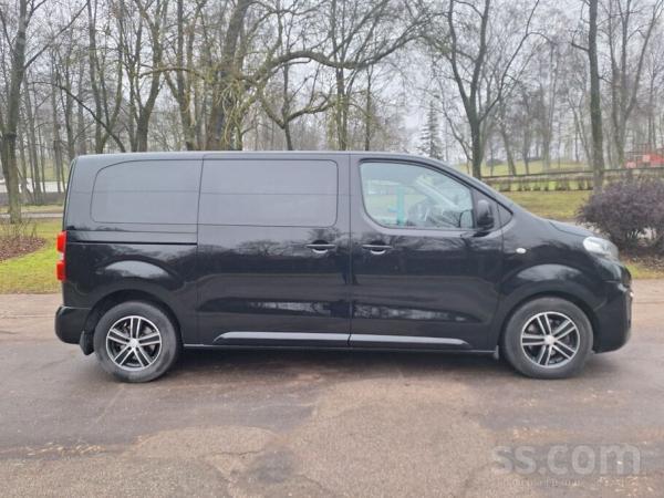 Black Peugeot Traveller 2017 in Riga, with an engine capacity of 2.00 L and mileage of 311 thousand km for 18000 €, photo 7 on AUTOMOTO.COM.LV