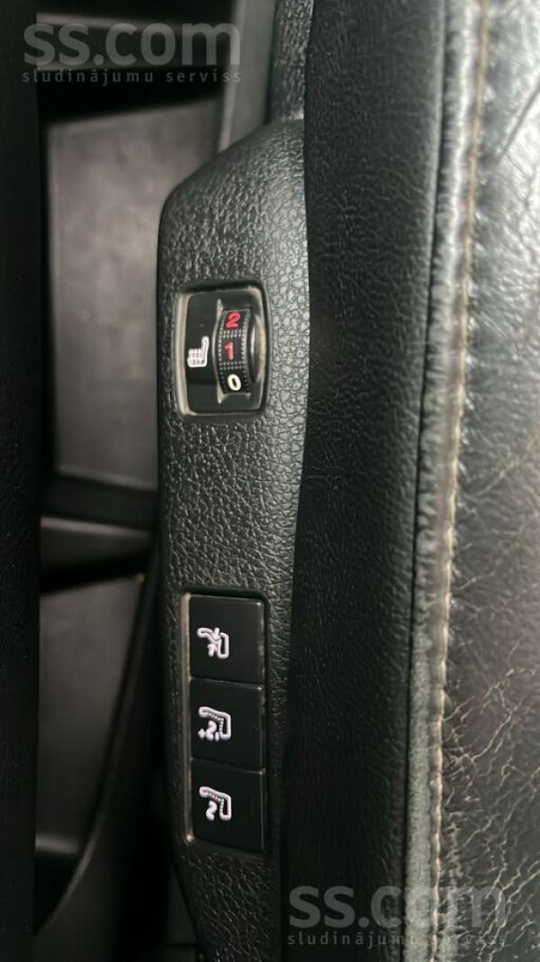 Black Peugeot Traveller 2017 in Riga, with an engine capacity of 2.00 L and mileage of 220 thousand km for 17500 €, photo 9 on AUTOMOTO.COM.LV