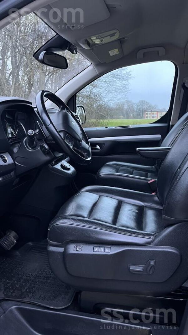 Black Peugeot Traveller 2017 in Riga, with an engine capacity of 2.00 L and mileage of 220 thousand km for 17500 €, photo 10 on AUTOMOTO.COM.LV