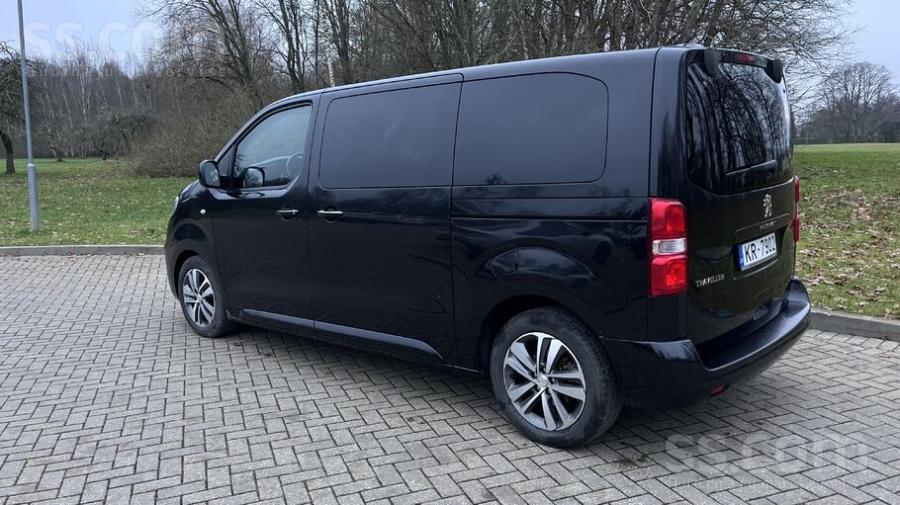 Melns Peugeot Traveller 2017 Rīga, ar dzinēja tilpumu 2.00 L un nobraukumu 217 tūkst. km par 18600 €, foto 3 vietnē AUTOMOTO.COM.LV