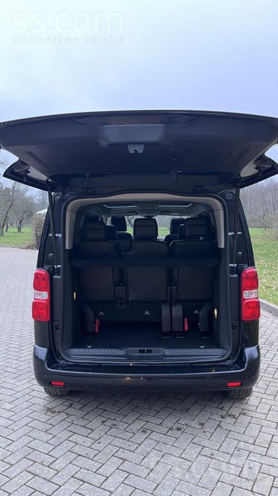 Melns Peugeot Traveller 2017 Rīga, ar dzinēja tilpumu 2.00 L un nobraukumu 217 tūkst. km par 18600 €, foto 13 vietnē AUTOMOTO.COM.LV