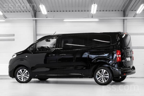 Black Peugeot Traveller 2018 in Tukums, with an engine capacity of 2.00 L and mileage of 218 thousand km for 18333 €, photo 9 on AUTOMOTO.COM.LV
