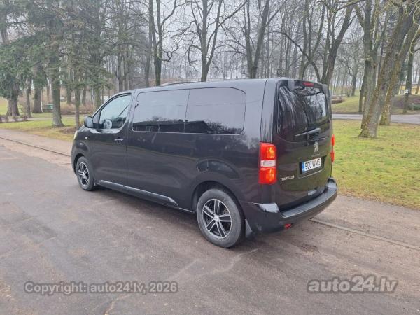 Melns Peugeot Traveller 2017 Kuresāre, ar dzinēja tilpumu 1.90 L un nobraukumu 320 tūkst. km par 15000 €, foto 4 vietnē AUTOMOTO.COM.LV