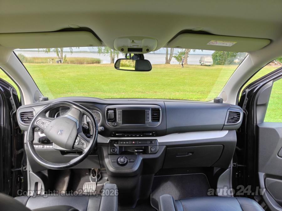 Melns Peugeot Traveller 2017 Tallina, ar dzinēja tilpumu 2.00 L un nobraukumu 88 tūkst. km par 26500 €, foto 23 vietnē AUTOMOTO.COM.LV