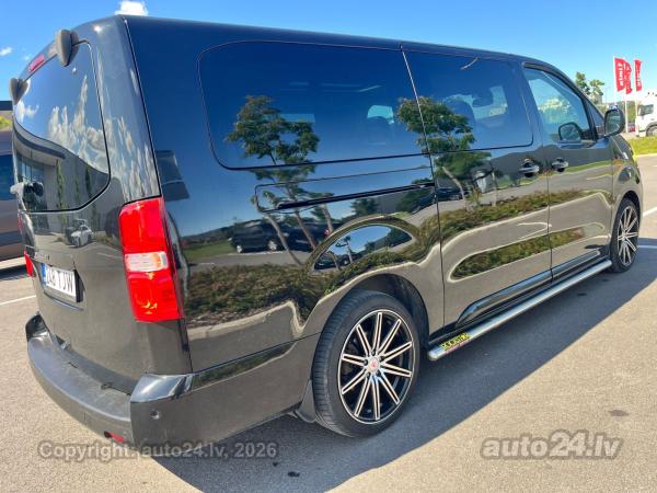 Black Peugeot Traveller 2018 in Tallinn, with an engine capacity of 2.00 L and mileage of 260 thousand km for 25500 €, photo 5 on AUTOMOTO.COM.LV