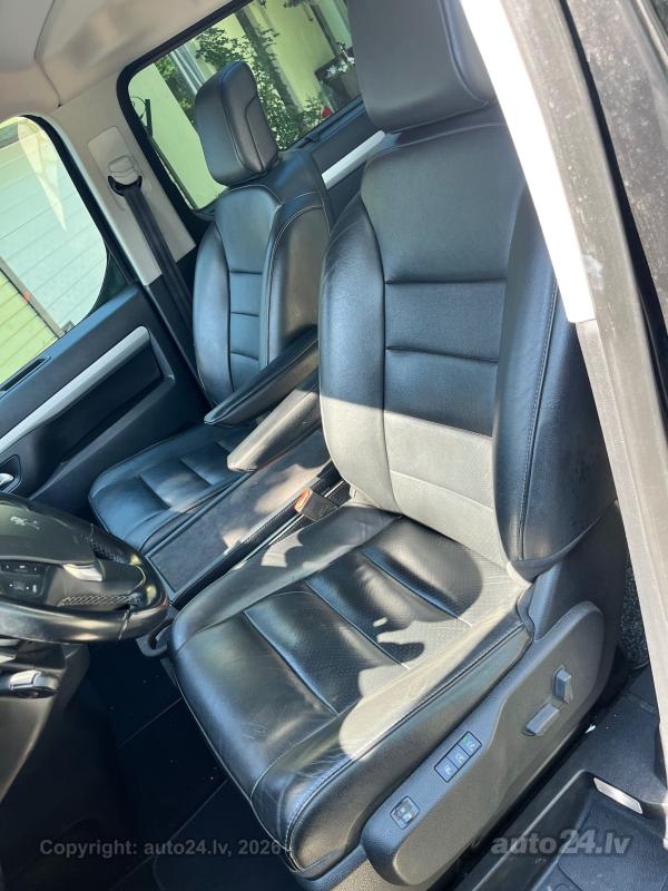 Black Peugeot Traveller 2018 in Tallinn, with an engine capacity of 2.00 L and mileage of 260 thousand km for 25500 €, photo 7 on AUTOMOTO.COM.LV