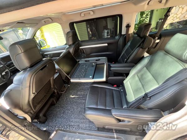 Black Peugeot Traveller 2018 in Tallinn, with an engine capacity of 2.00 L and mileage of 260 thousand km for 25500 €, photo 8 on AUTOMOTO.COM.LV