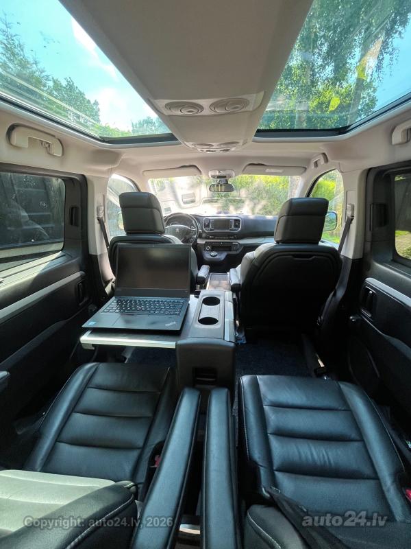 Black Peugeot Traveller 2018 in Tallinn, with an engine capacity of 2.00 L and mileage of 260 thousand km for 25500 €, photo 9 on AUTOMOTO.COM.LV