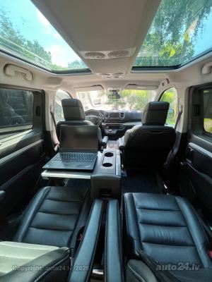 Melns Peugeot Traveller 2018 Tallina, ar dzinēja tilpumu 2.00 L un nobraukumu 260 tūkst. km par 25500 €, foto 10 vietnē AUTOMOTO.COM.LV