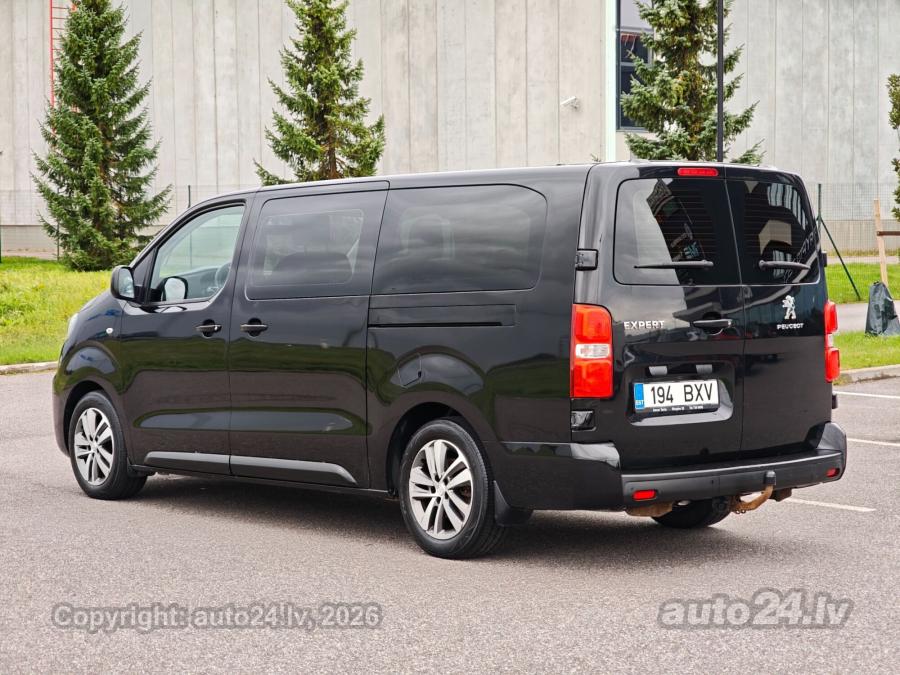 Melns Peugeot Traveller 2018 Tallina, ar dzinēja tilpumu 1.60 L un nobraukumu 159 tūkst. km par 17750 €, foto 4 vietnē AUTOMOTO.COM.LV