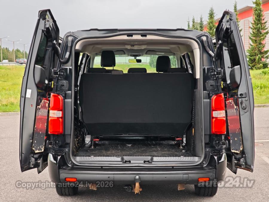 Melns Peugeot Traveller 2018 Tallina, ar dzinēja tilpumu 1.60 L un nobraukumu 159 tūkst. km par 17750 €, foto 6 vietnē AUTOMOTO.COM.LV