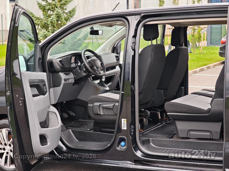 Melns Peugeot Traveller 2018 Tallina, ar dzinēja tilpumu 1.60 L un nobraukumu 159 tūkst. km par 17750 €, foto 7 vietnē AUTOMOTO.COM.LV