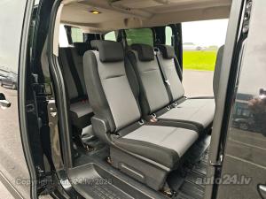 Melns Peugeot Traveller 2018 Tallina, ar dzinēja tilpumu 1.60 L un nobraukumu 159 tūkst. km par 17750 €, foto 12 vietnē AUTOMOTO.COM.LV