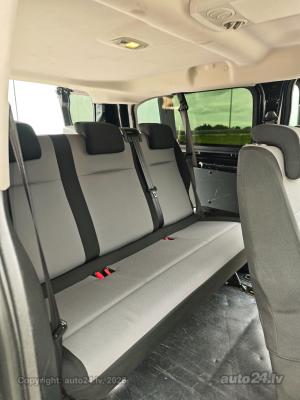 Melns Peugeot Traveller 2018 Tallina, ar dzinēja tilpumu 1.60 L un nobraukumu 159 tūkst. km par 17750 €, foto 13 vietnē AUTOMOTO.COM.LV