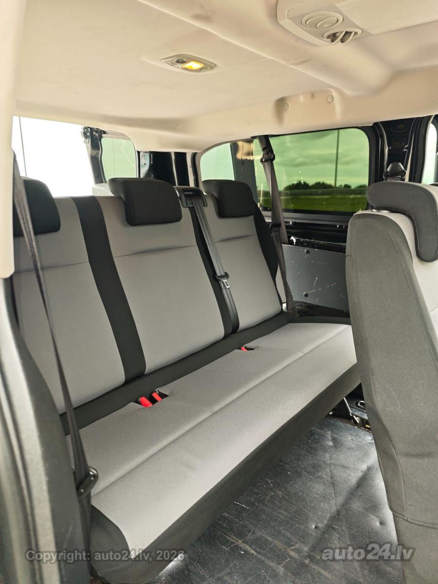 Melns Peugeot Traveller 2018 Tallina, ar dzinēja tilpumu 1.60 L un nobraukumu 159 tūkst. km par 17750 €, foto 13 vietnē AUTOMOTO.COM.LV