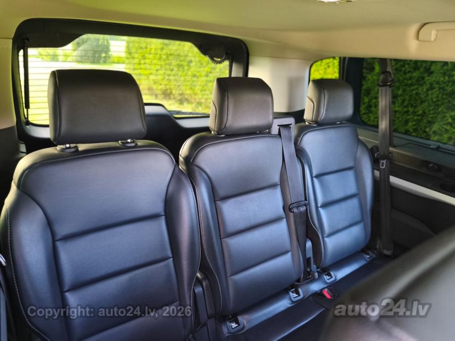 Melns Peugeot Traveller 2019 Pelva, ar dzinēja tilpumu 2.00 L un nobraukumu 198 tūkst. km par 19999 €, foto 14 vietnē AUTOMOTO.COM.LV