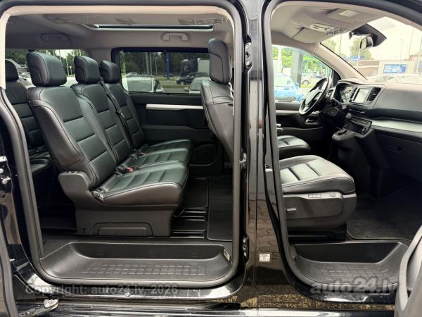 Melns Peugeot Traveller 2020 Tallina, ar dzinēja tilpumu 2.00 L un nobraukumu 188 tūkst. km par 25900 €, foto 5 vietnē AUTOMOTO.COM.LV