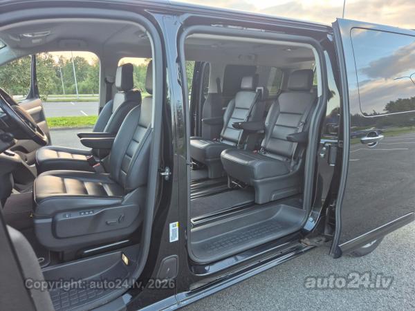 Black Peugeot Traveller 2020 in Tallinn, with an engine capacity of 2.00 L and mileage of 206 thousand km for 22900 €, photo 7 on AUTOMOTO.COM.LV