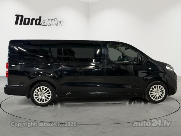 Melns Peugeot Traveller 2021 Tallina, ar dzinēja tilpumu 2.00 L un nobraukumu 139 tūkst. km par 24900 €, foto 6 vietnē AUTOMOTO.COM.LV