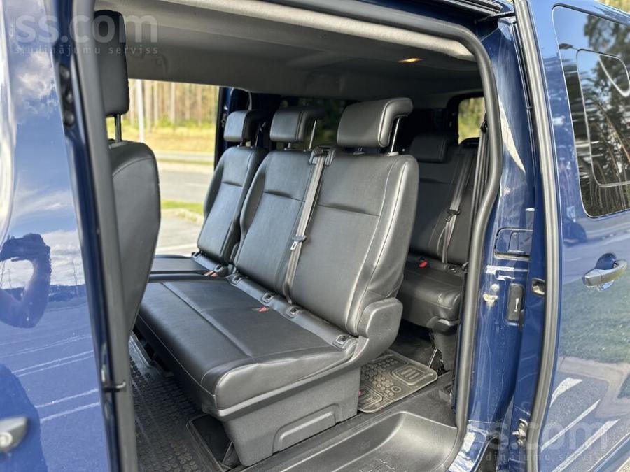 Blue Peugeot Traveller 2018 in Riga, with an engine capacity of 2.00 L and mileage of 84 thousand km for 18500 €, photo 6 on AUTOMOTO.COM.LV