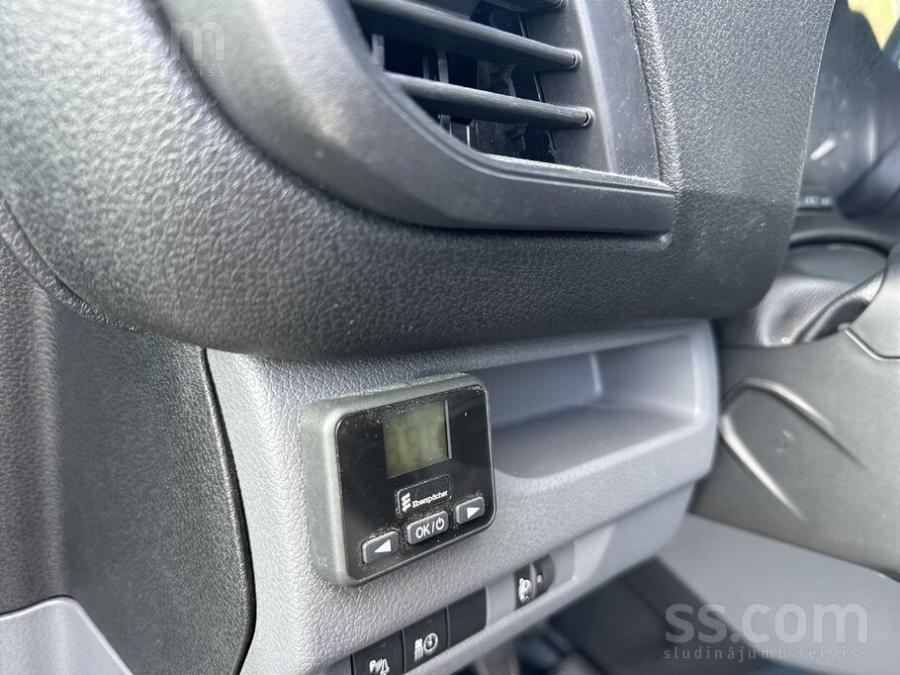 Blue Peugeot Traveller 2018 in Riga, with an engine capacity of 2.00 L and mileage of 84 thousand km for 18500 €, photo 10 on AUTOMOTO.COM.LV