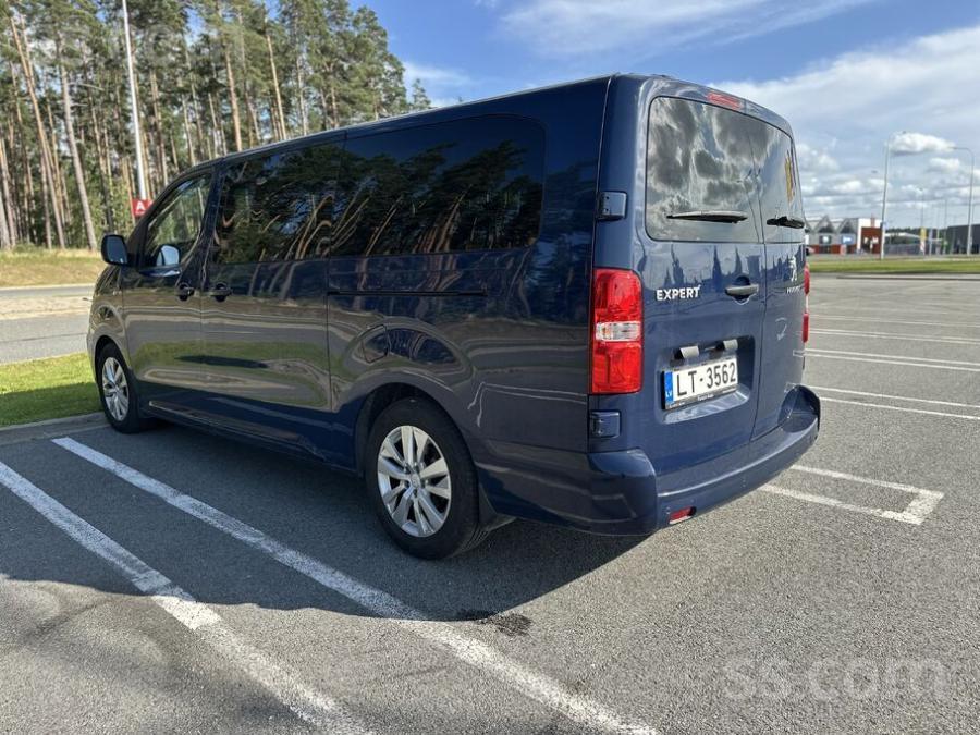 Blue Peugeot Traveller 2018 in Riga, with an engine capacity of 2.00 L and mileage of 84 thousand km for 18500 €, photo 14 on AUTOMOTO.COM.LV