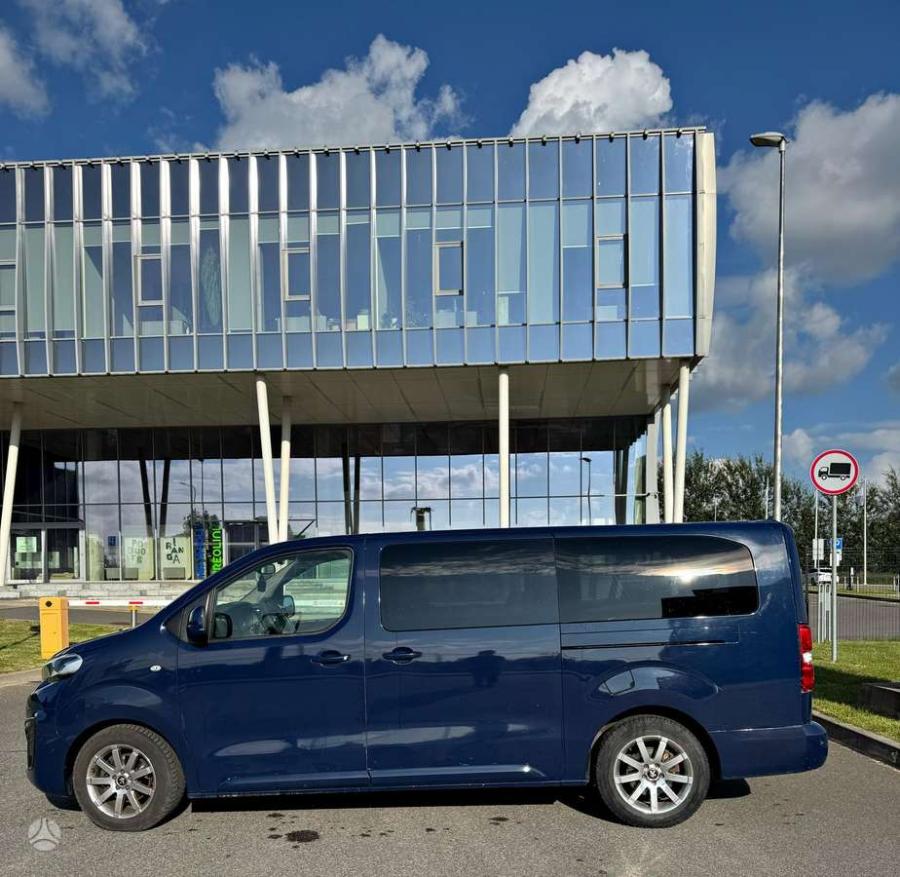 Blue Peugeot Traveller 2018 in Vilnius, with an engine capacity of 2.00 L and mileage of 236 thousand km for 13500 €, photo 5 on AUTOMOTO.COM.LV