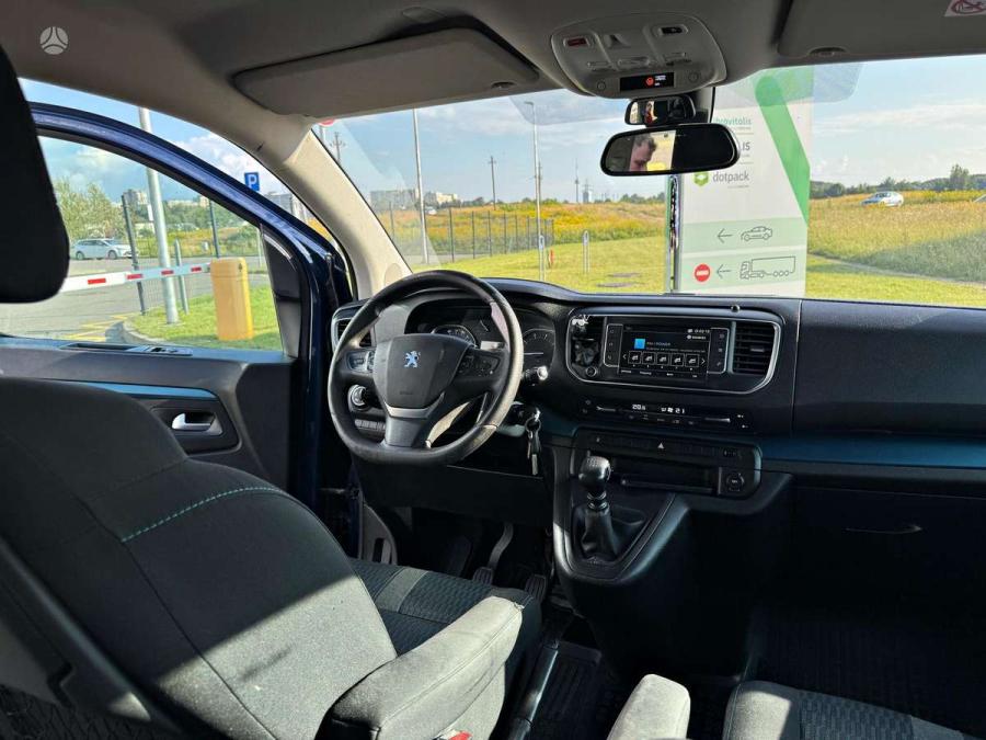 Blue Peugeot Traveller 2018 in Vilnius, with an engine capacity of 2.00 L and mileage of 236 thousand km for 13500 €, photo 7 on AUTOMOTO.COM.LV