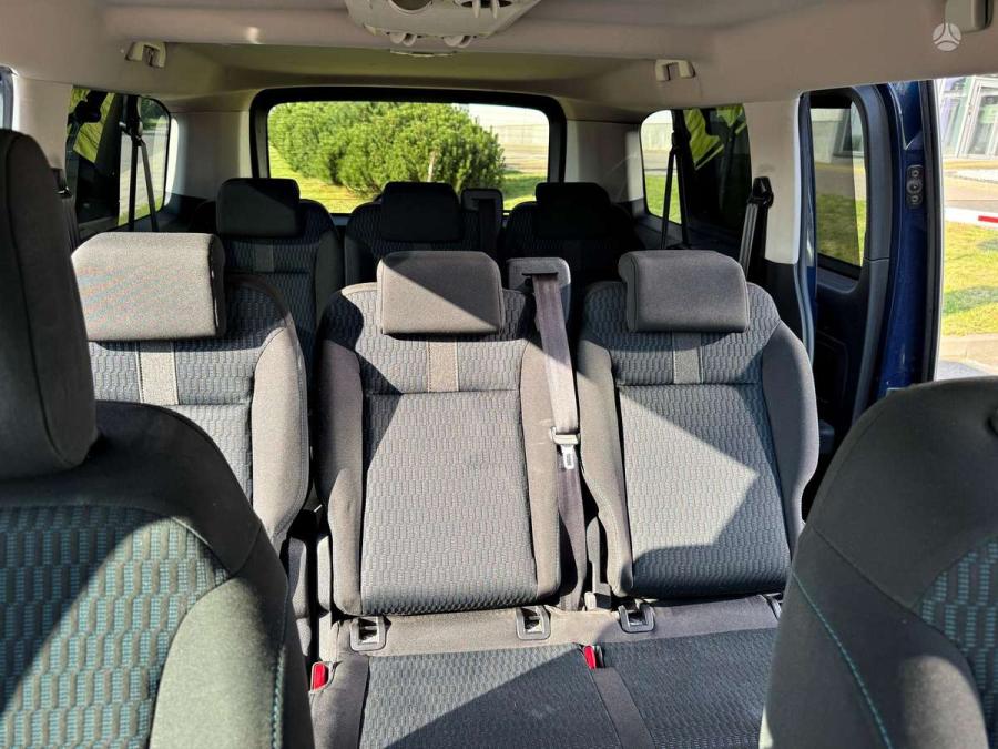 Blue Peugeot Traveller 2018 in Vilnius, with an engine capacity of 2.00 L and mileage of 236 thousand km for 13500 €, photo 9 on AUTOMOTO.COM.LV