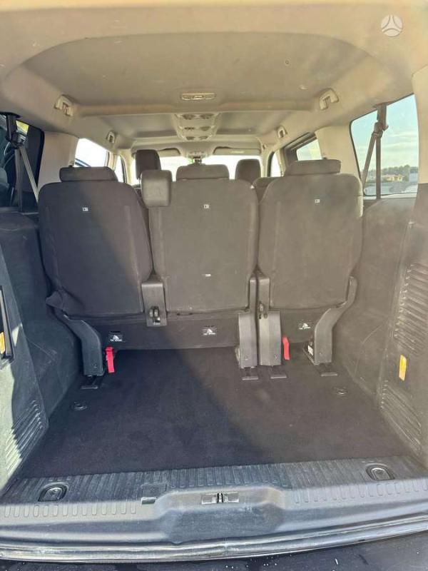 Blue Peugeot Traveller 2018 in Vilnius, with an engine capacity of 2.00 L and mileage of 236 thousand km for 13500 €, photo 11 on AUTOMOTO.COM.LV