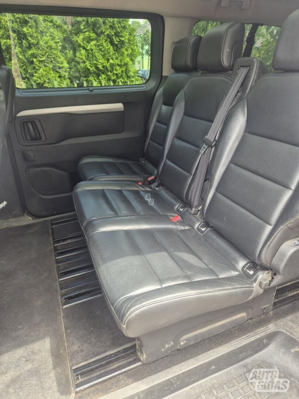 Brown Peugeot Traveller 2017 in Kaunas, with an engine capacity of 2.00 L and mileage of 575 thousand km for 9800 €, photo 8 on AUTOMOTO.COM.LV