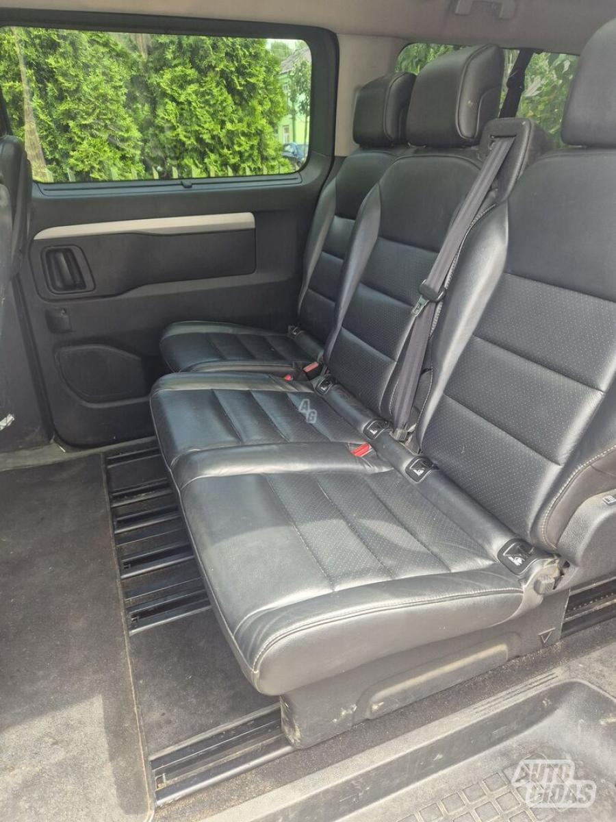Brown Peugeot Traveller 2017 in Kaunas, with an engine capacity of 2.00 L and mileage of 575 thousand km for 9800 €, photo 9 on AUTOMOTO.COM.LV