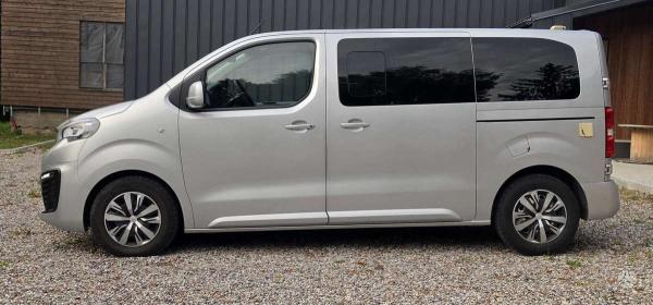 Grey Peugeot Traveller 2017 in Raseiniai, with an engine capacity of 1.60 L and mileage of 130 thousand km for 11450 €, photo 3 on AUTOMOTO.COM.LV