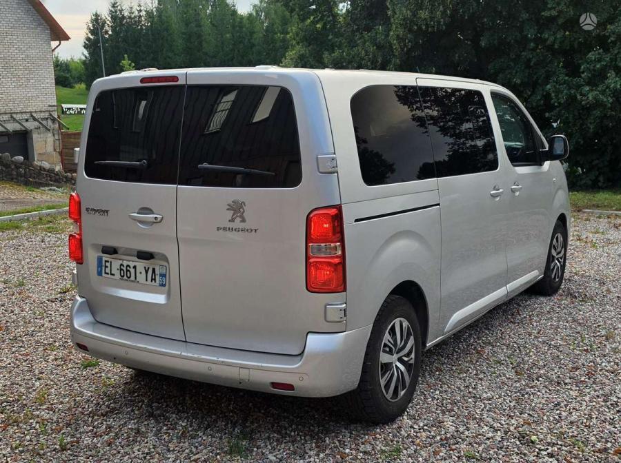 Grey Peugeot Traveller 2017 in Raseiniai, with an engine capacity of 1.60 L and mileage of 130 thousand km for 11450 €, photo 5 on AUTOMOTO.COM.LV