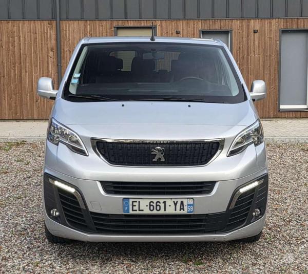 Grey Peugeot Traveller 2017 in Raseiniai, with an engine capacity of 1.60 L and mileage of 130 thousand km for 11450 €, photo 8 on AUTOMOTO.COM.LV