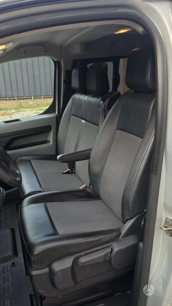Grey Peugeot Traveller 2017 in Raseiniai, with an engine capacity of 1.60 L and mileage of 130 thousand km for 11450 €, photo 9 on AUTOMOTO.COM.LV
